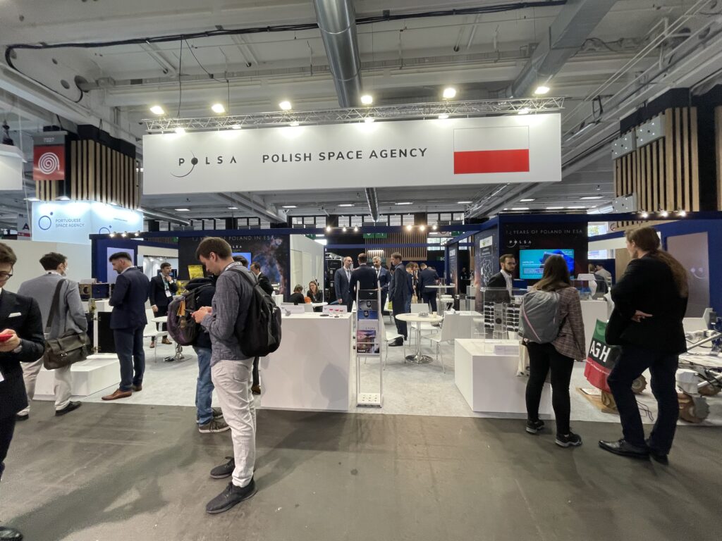 Kosmos jest dla wszystkich - to hasło tegorocznego IAC w Paryżu - POLSA - Polska Agencja Kosmiczna